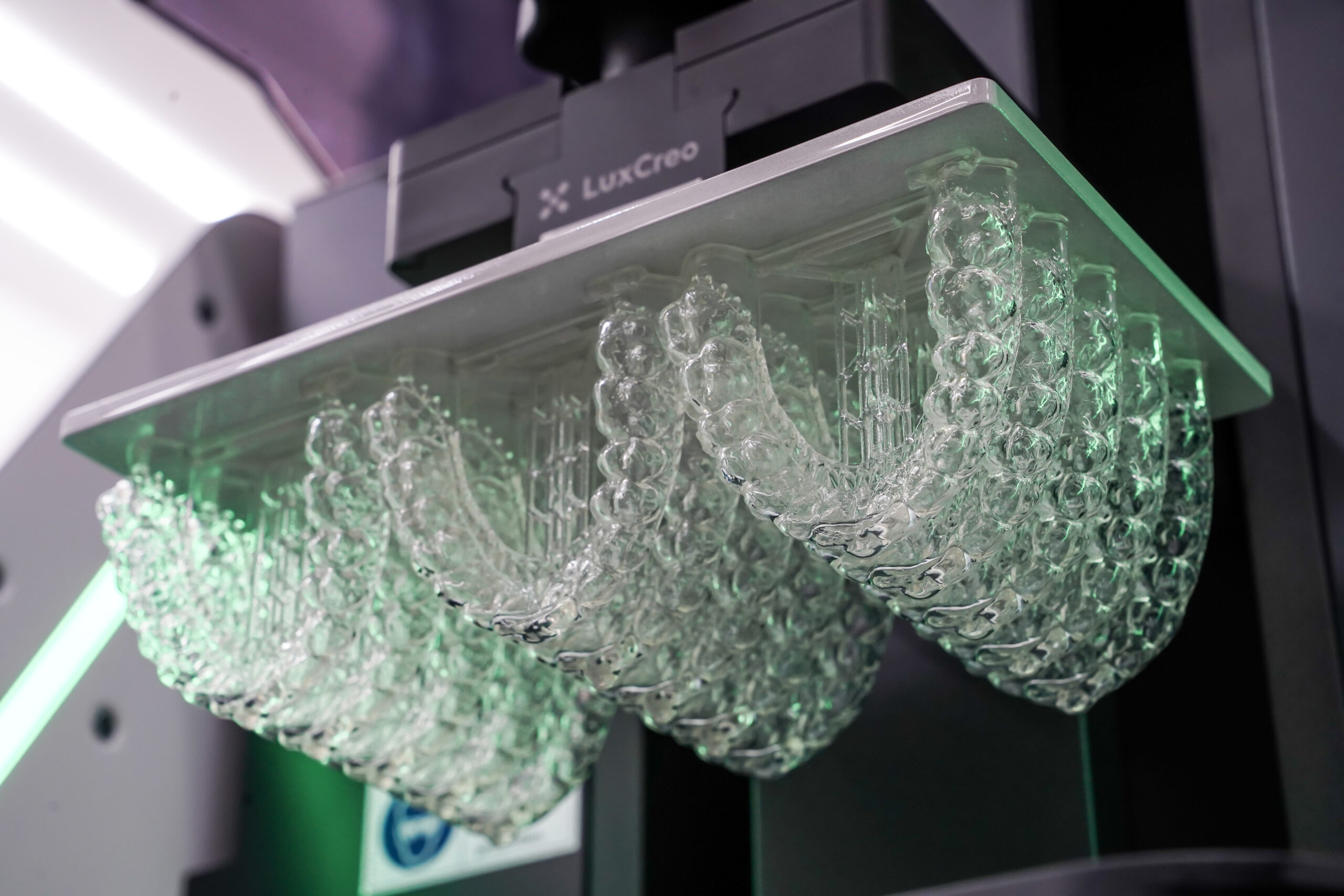 LuxCreo 4D Aligner_Direct 3D Printing Shape Memory and Local Thickness